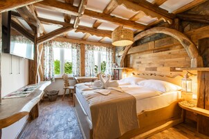 Quarto Duplo | Cofre no quarto, secretária, Wi-fi grátis, roupa de cama fornecida 