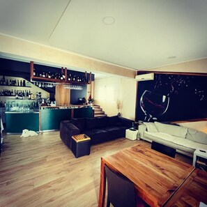 TV de tela plana, pisos aquecidos