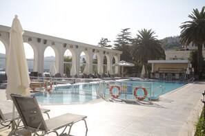 Piscina externa sazonal