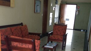 Área de estar no saguão