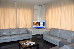 Área de estar no saguão