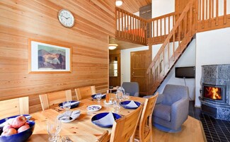 Apartamento, 2 quartos, sauna (67.5 m2) | Secretária, ferro/tábua de engomar, berços/camas para crianças 