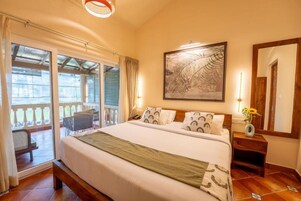 Reef suite | Roupas de cama premium, frigobar, escrivaninha