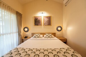 TROPICAL A/C ROOM | Roupas de cama premium, frigobar, escrivaninha