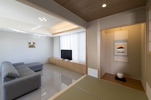 Quarto Twin, vista para a montanha (Suite) | 1 quarto, cofre no quarto, secretária, quartos insonorizados