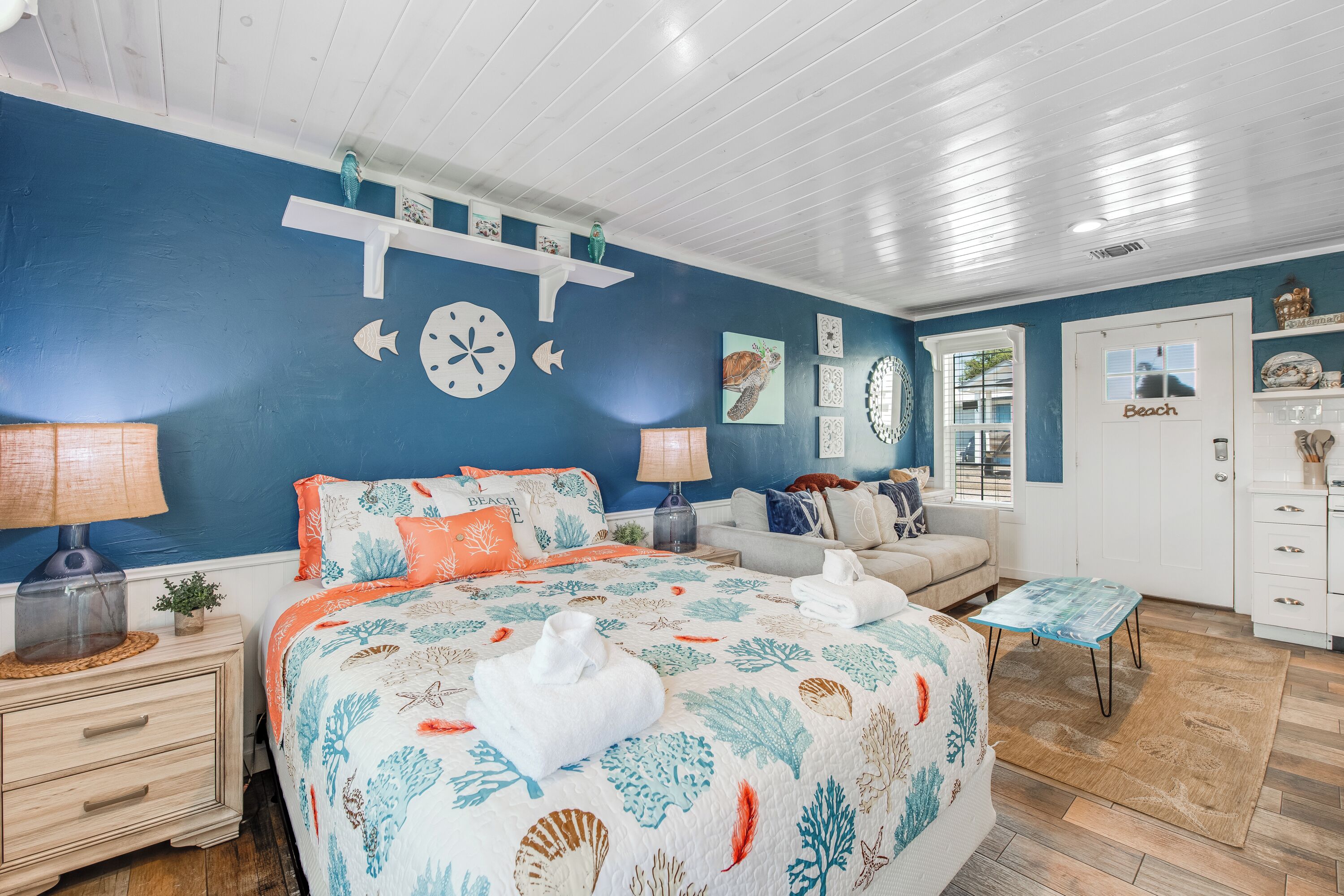 The Cutest Cottage In All Of Port Aransas! Cottage For 2, Close To The Beach - Port Aransas, TX