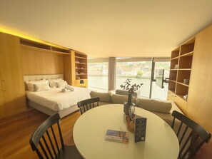 Estúdio Premium, vista para o rio | Cortinas/cortinados opacos, quartos insonorizados 