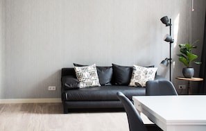 Suite-Estúdio Júnior, não fumadores | Com decoração personalizada, com mobília individualizada, secretária 