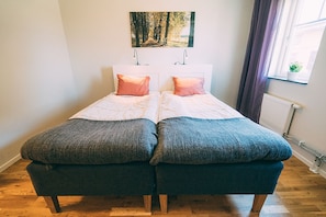Quarto Duplo ou Twin Clássico, 2 camas individuais, casa de banho anexa | Secretária, cortinas/cortinados opacos, quartos insonorizados 
