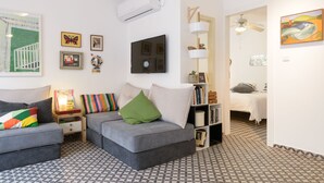 Apartamento Comfort, 1 quarto, no rés do chão | Sala | TV de ecrã plano 