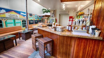Café da manhã continental todos os dias mediante uma taxa