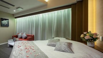 Quartos à prova de som, Wi-Fi de cortesia, roupa de cama
