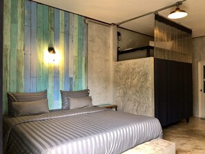 Quarto superior | Frigobar, individualmente decorados, Wi-Fi de cortesia