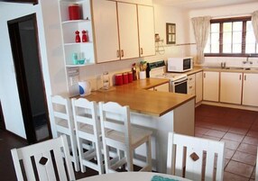 Casa | Cozinha privada | Geladeira, micro-ondas, fogão, cooktop