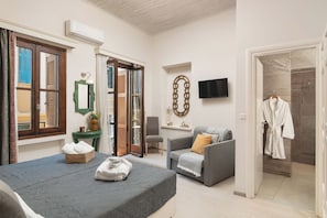 Quarto Superior, varanda | Cofre no quarto, secretária, quartos insonorizados 
