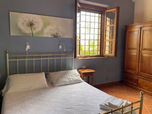 Apartamento, 2 quartos | 1 quarto, secretária, Wi-fi grátis, roupa de cama fornecida 