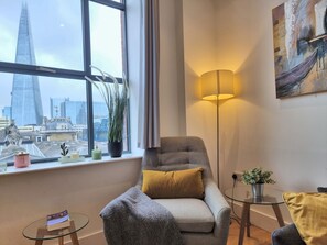 Apartamento Premium, 2 quartos, cozinha, Vista para a cidade | Ferro/tábua de engomar, berços/camas para crianças, Wi-fi grátis 