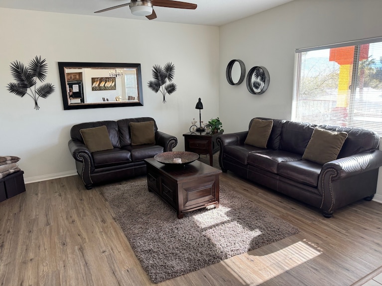 First Floor Unit 2b/2b With A Mountain View! - 메스키트