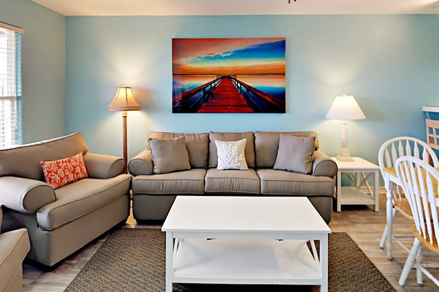 Large Garage For Boat, Shared Pool , Pet Friendly, Golf Cart Access - Port Aransas, TX