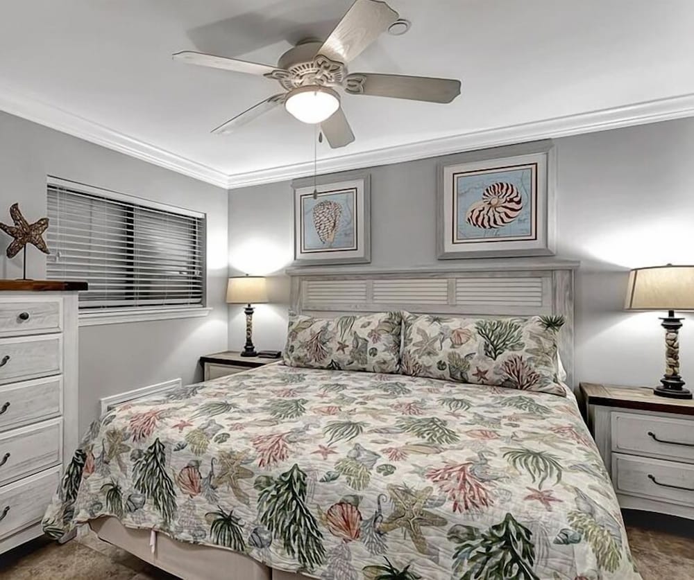 Beautiful Beachside Villa! Oceanfront Pool - Hilton Head Island, SC