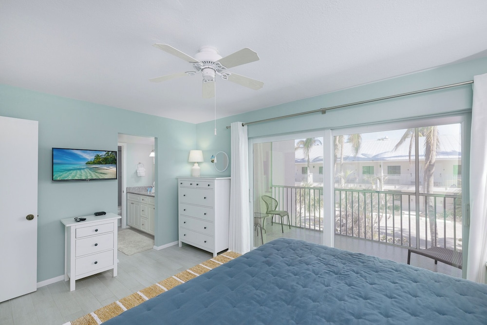 Tropical Getaway - Blind Pass Beach, Sanibel