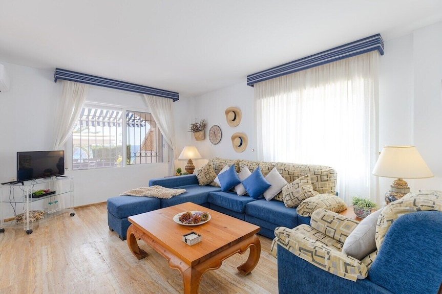 Fidalsa Famous Spot - Cabo Roig