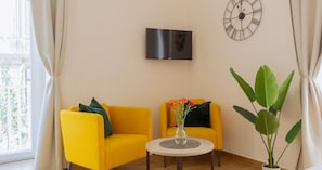 Quarto casal ou duplo luxo, sacada | Roupas de cama premium, individualmente mobiliados, escrivaninha