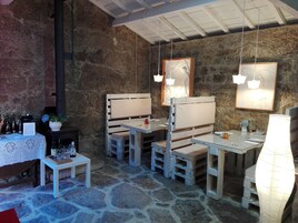 Pequeno-almoço continental diário incluído 