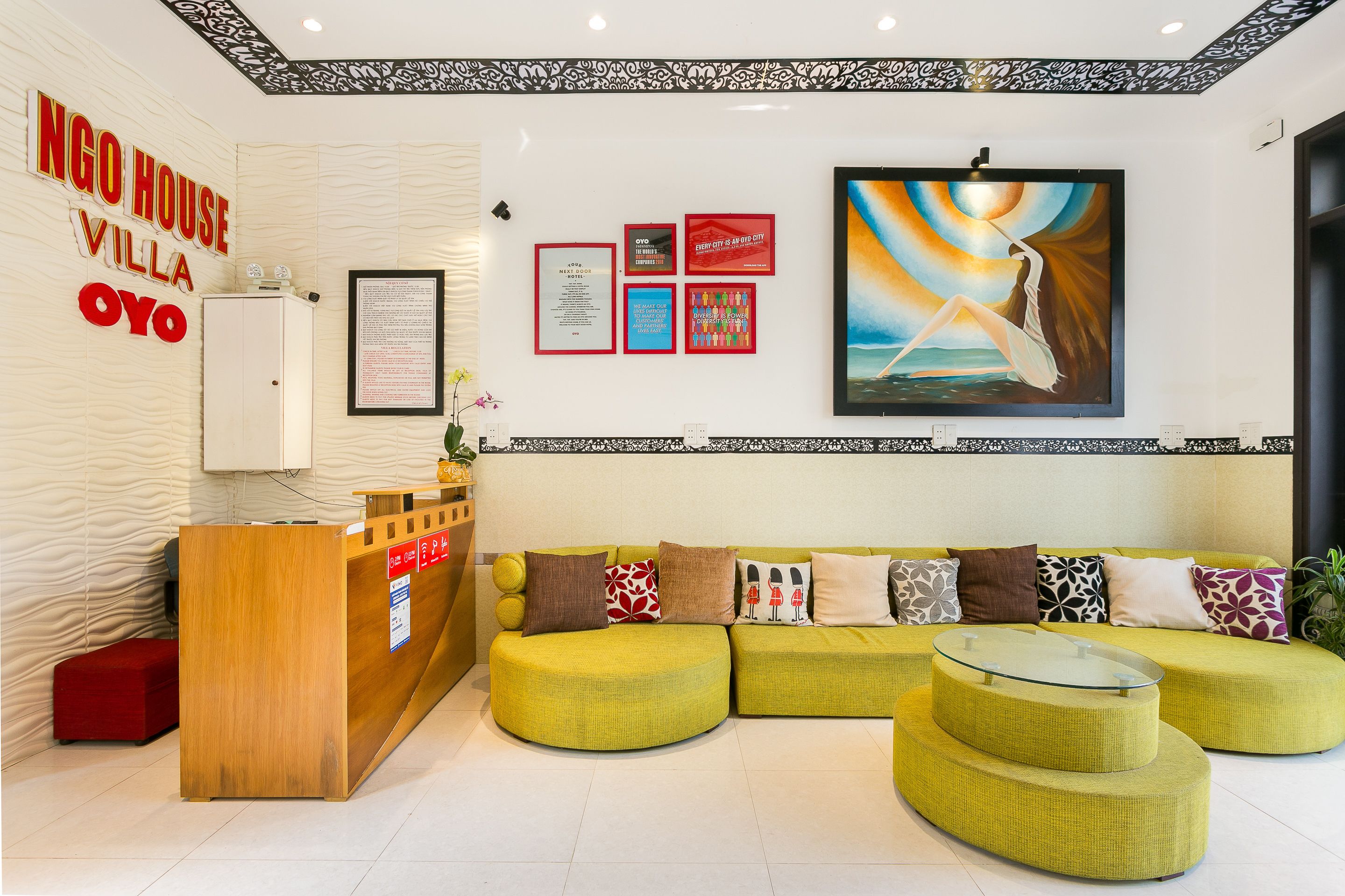 Área de estar no saguão