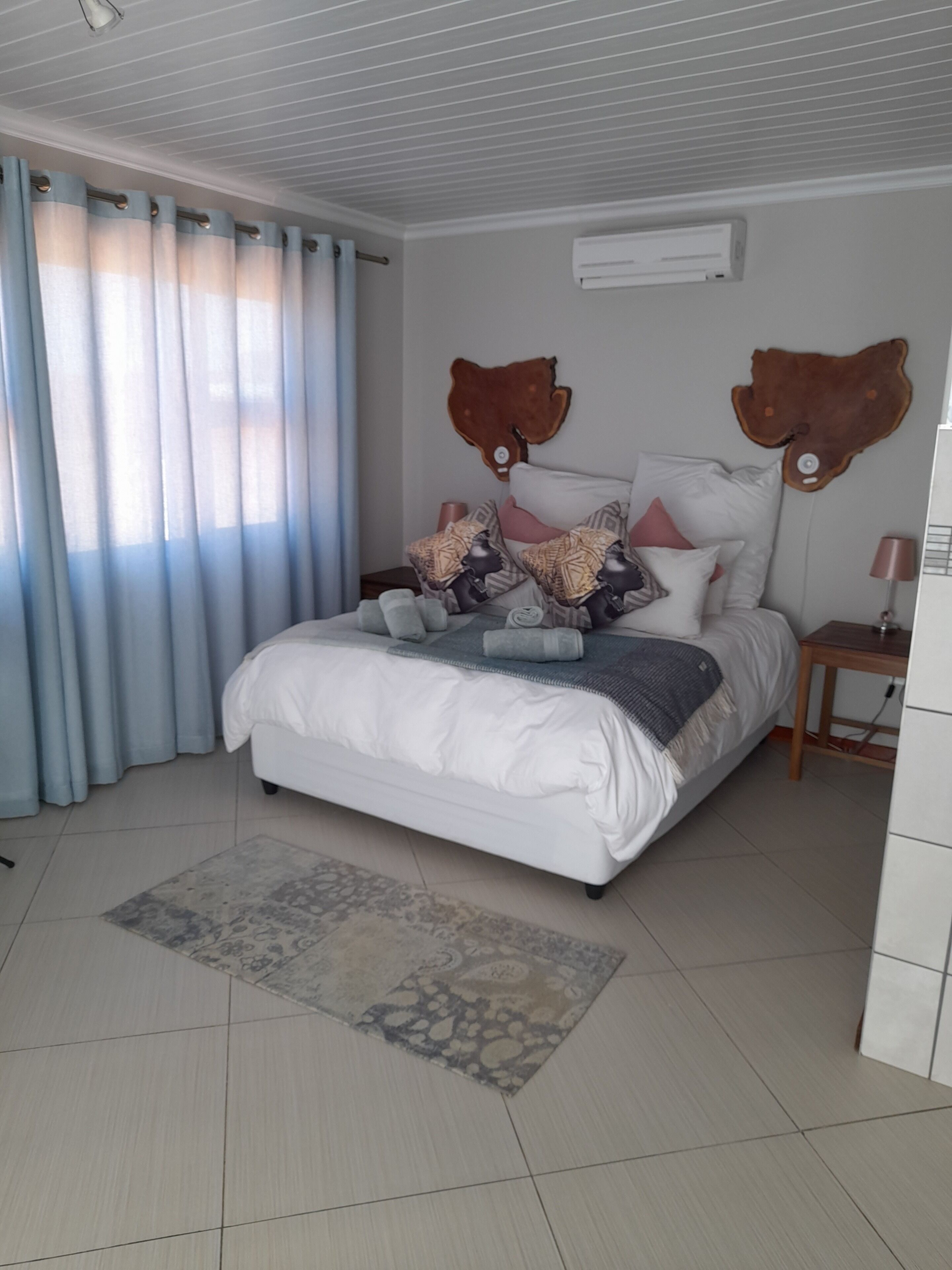 Estúdio Deluxe, 1 cama queen-size | 1 quarto, roupa de alta qualidade, Wi-fi grátis 