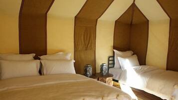 Tenda Superior | Cofre no quarto, com decoração personalizada