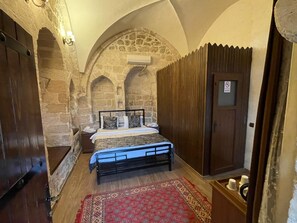 Quarto standard | 1 quarto, espaço de trabalho para notebook, Wi-Fi de cortesia