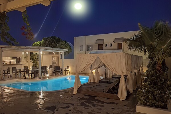 Ambience Suites - Santorini