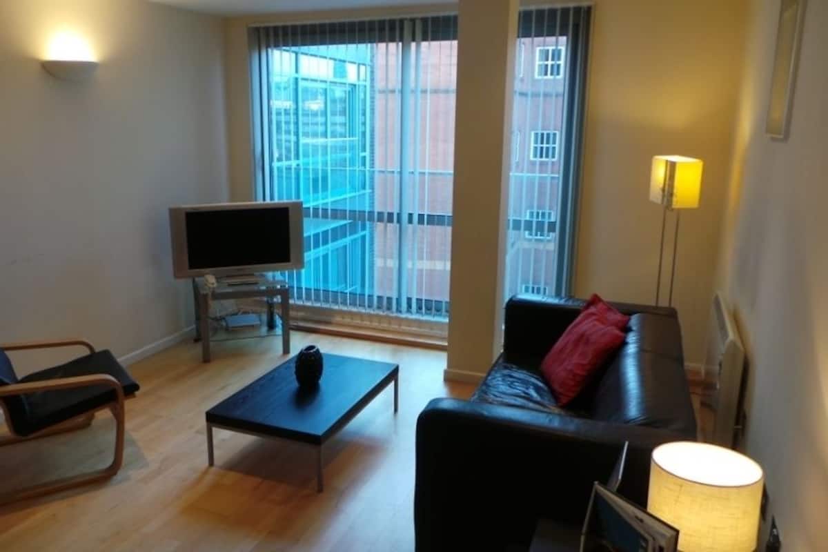Apartamento Standard, 1 quarto, banheira | Sala | TV de ecrã plano