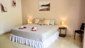 Quarto triplo lua de mel | 1 quarto, cofres nos quartos, escrivaninha, cortinas blackout