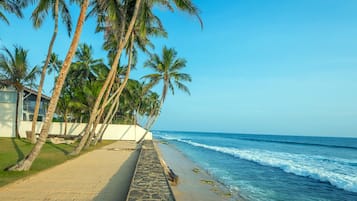 Na praia, ioga