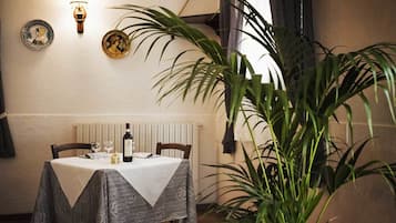 Café da manhã e jantar, culinária local