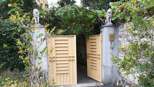 Entrada do alojamento