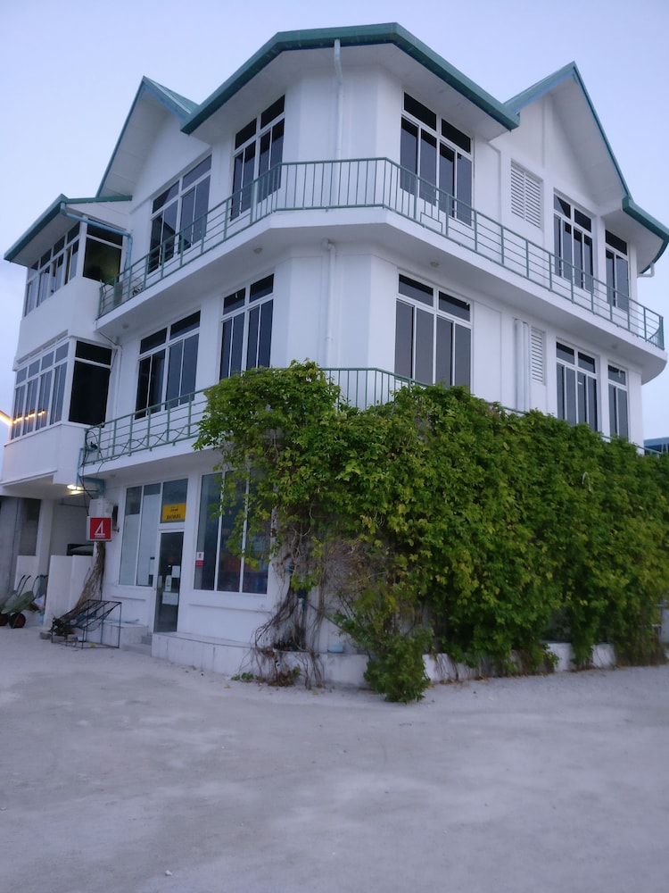 Baivaru Guesthouse Services - Maldives