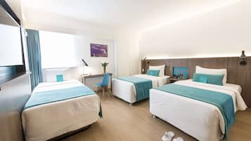 Quarto Standard, 2 camas individuais, não fumadores (with Extra Bed) | Edredões de penas, minibar, cofre no quarto, secretária
