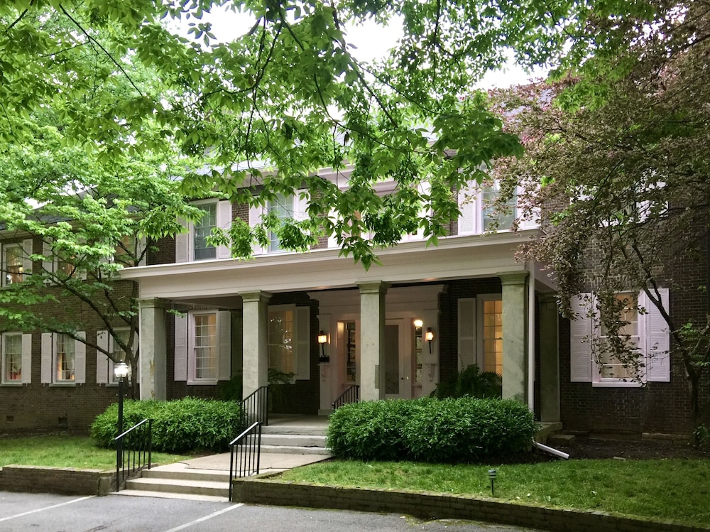 Charred Oaks Inn - Kentucky