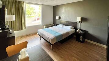 Cortinas/cortinados opacos, Wi-fi grátis, roupa de cama fornecida