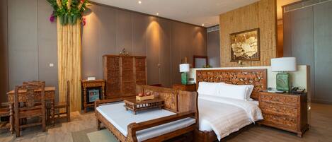 Quarto casal executivo, vista para o oceano | Frigobar (abastecido com alguns itens grátis), escrivaninha