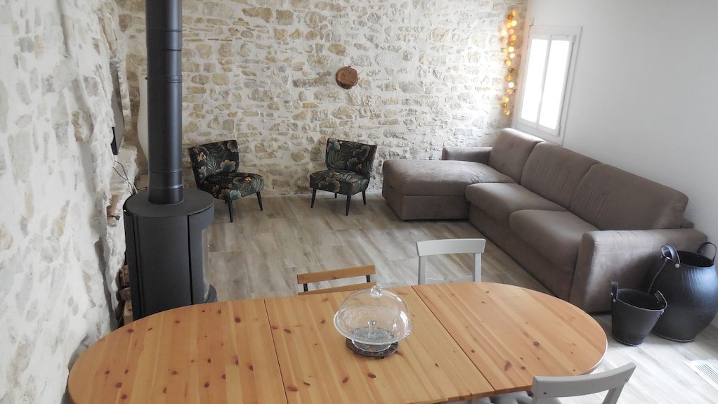 Maison De Village De Charme En Pierre Entièrement Rénovée - Château de Sauvan