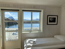 Casa Comfort, 4 quartos, terraço, junto ao mar | 3 quartos, cortinas/cortinados opacos, quartos insonorizados 