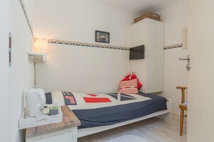 Quarto Individual | Cofre no quarto, berços/camas para crianças, Wi-fi grátis