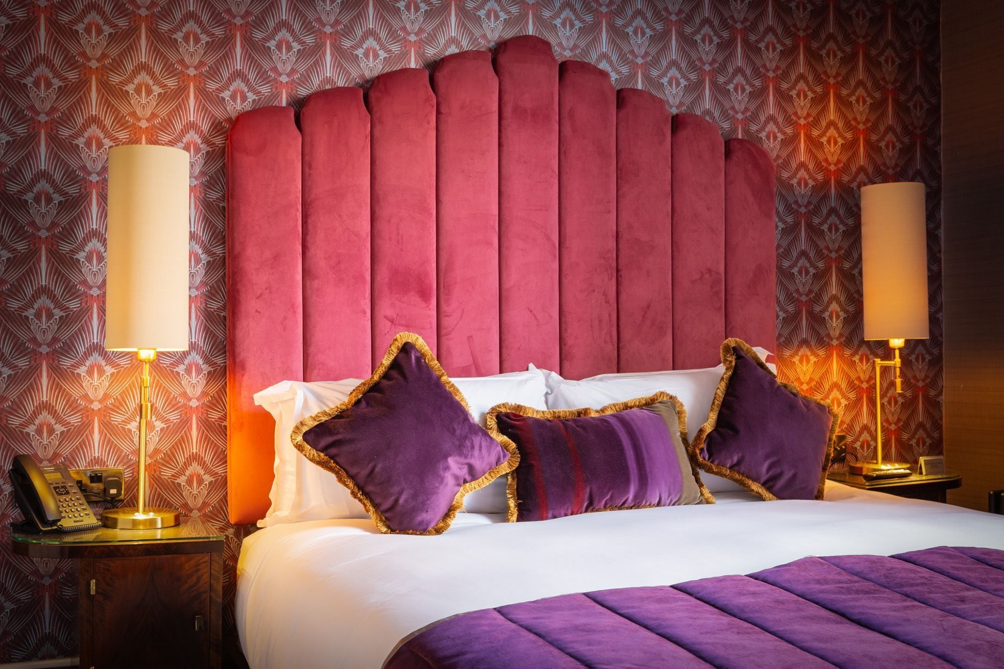 Plush Double | Secretária, Wi-fi grátis, roupa de cama fornecida 