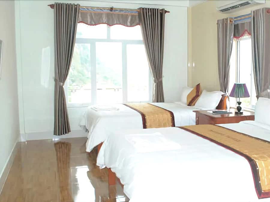 Quarto triplo standard, sacada | Escrivaninha, Wi-Fi de cortesia