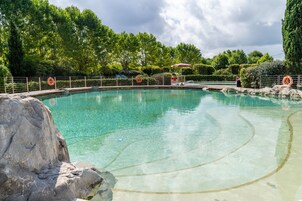 Piscina exterior sazonal 