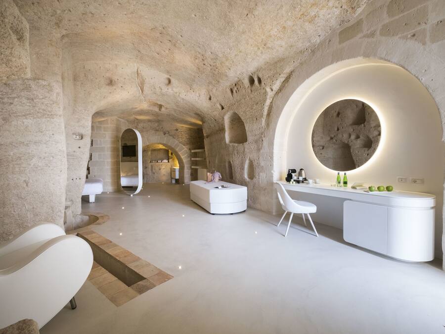 Roupa de alta qualidade, minibar, cofre no quarto